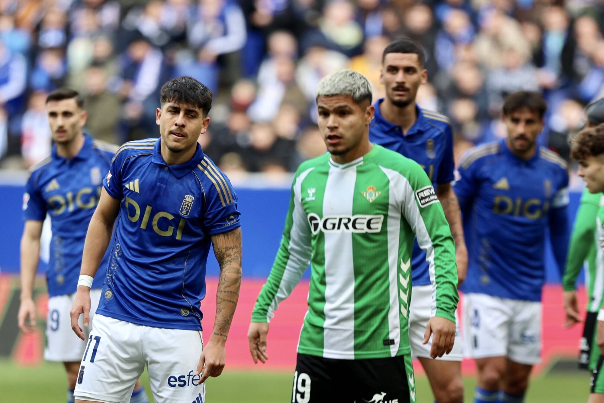 EN IMÁGENES: Ambientazo en el Carlos Tartiere para vivir el Real Oviedo ...