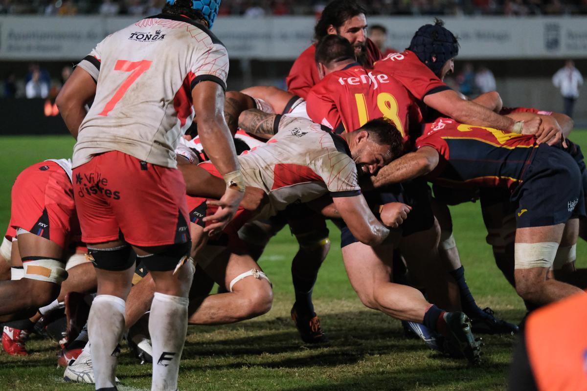 Tonga tumba a una joven España en Málaga (6-40)