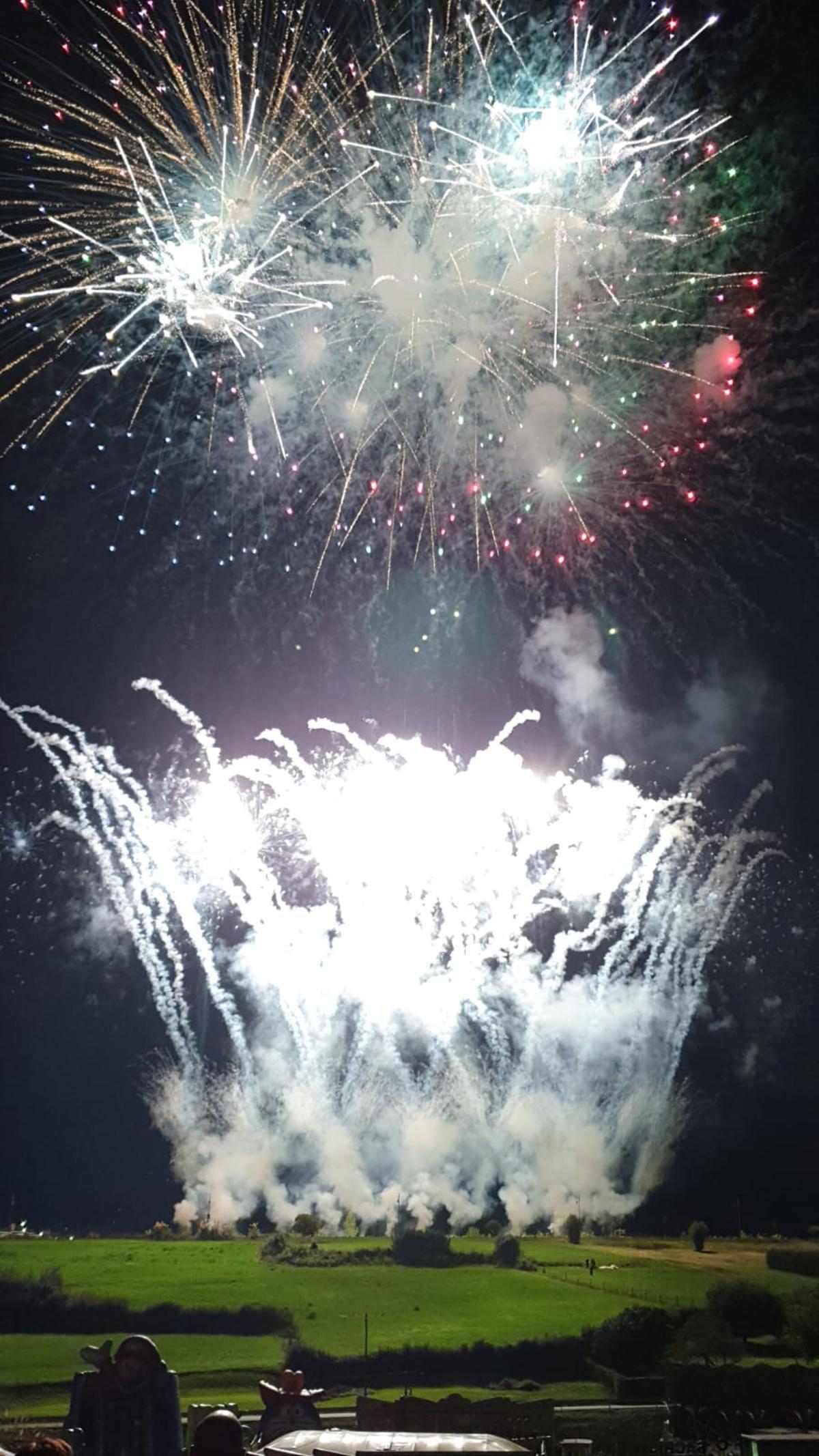 EN IMÁGENES: los fuegos artificiales de Corvera