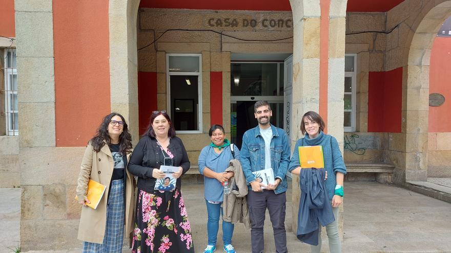 A activista salvadoreña Verónica Salazar "Bea" trae a Bueu a loita ...