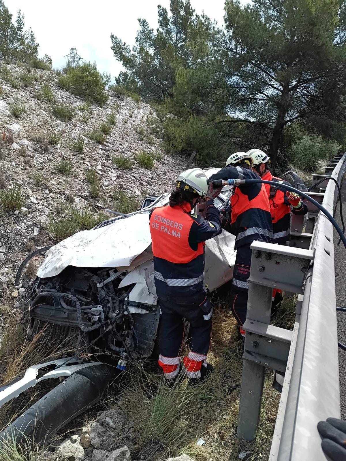 ACCIDENTES DE TRÁFICO EN MALLORCA / Hallan un cadáver en un coche ...