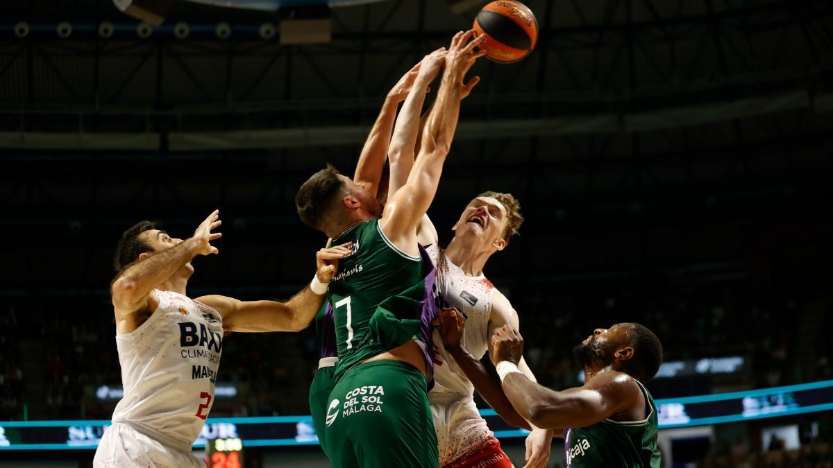 Baloncesto | La fortaleza de Baxi Manresa pone a prueba a un Unicaja ...