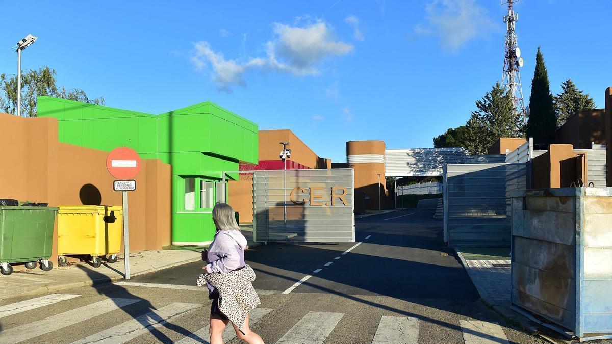 CENTRO DE MENORES DE PLASENCIA: Tendrá vigilancia privada hasta su ...