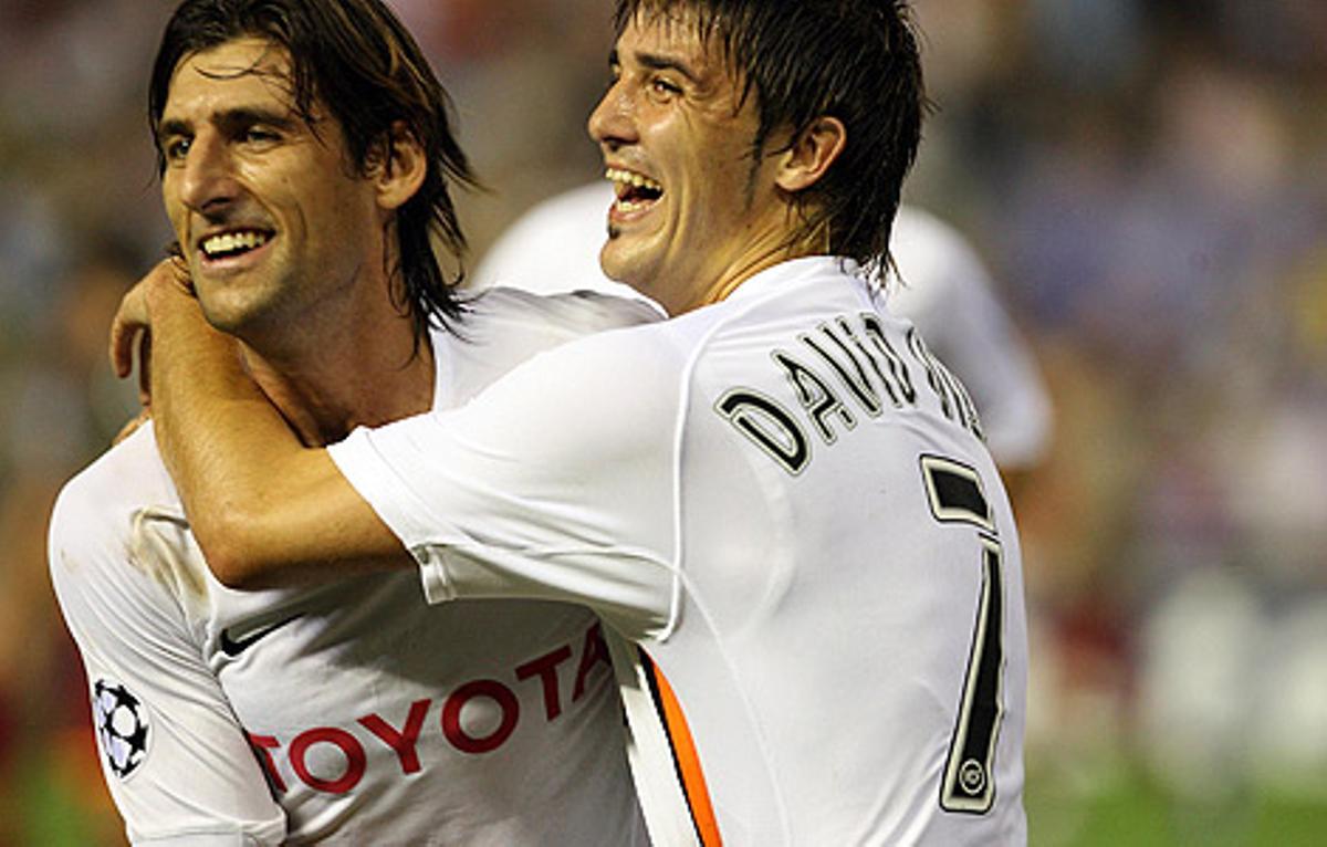 VALENCIA CF: David Villa, en la grada para presenciar el debut de su ...