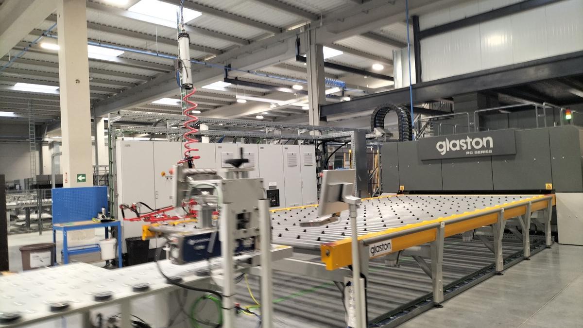 Lumon inaugura su primera fábrica de España en Antequera - La Opinión ...