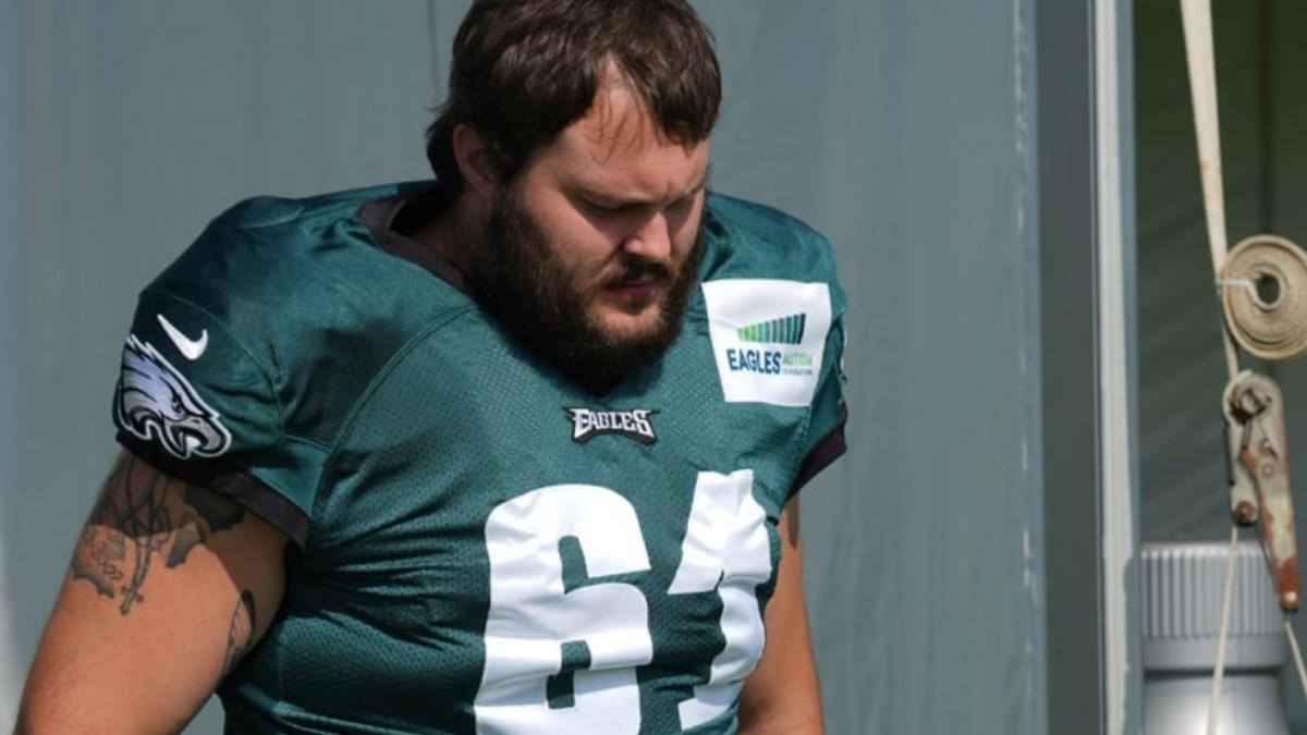 NFL | El jugador de los Eagles, Josh Sills, acusado de violación y ...