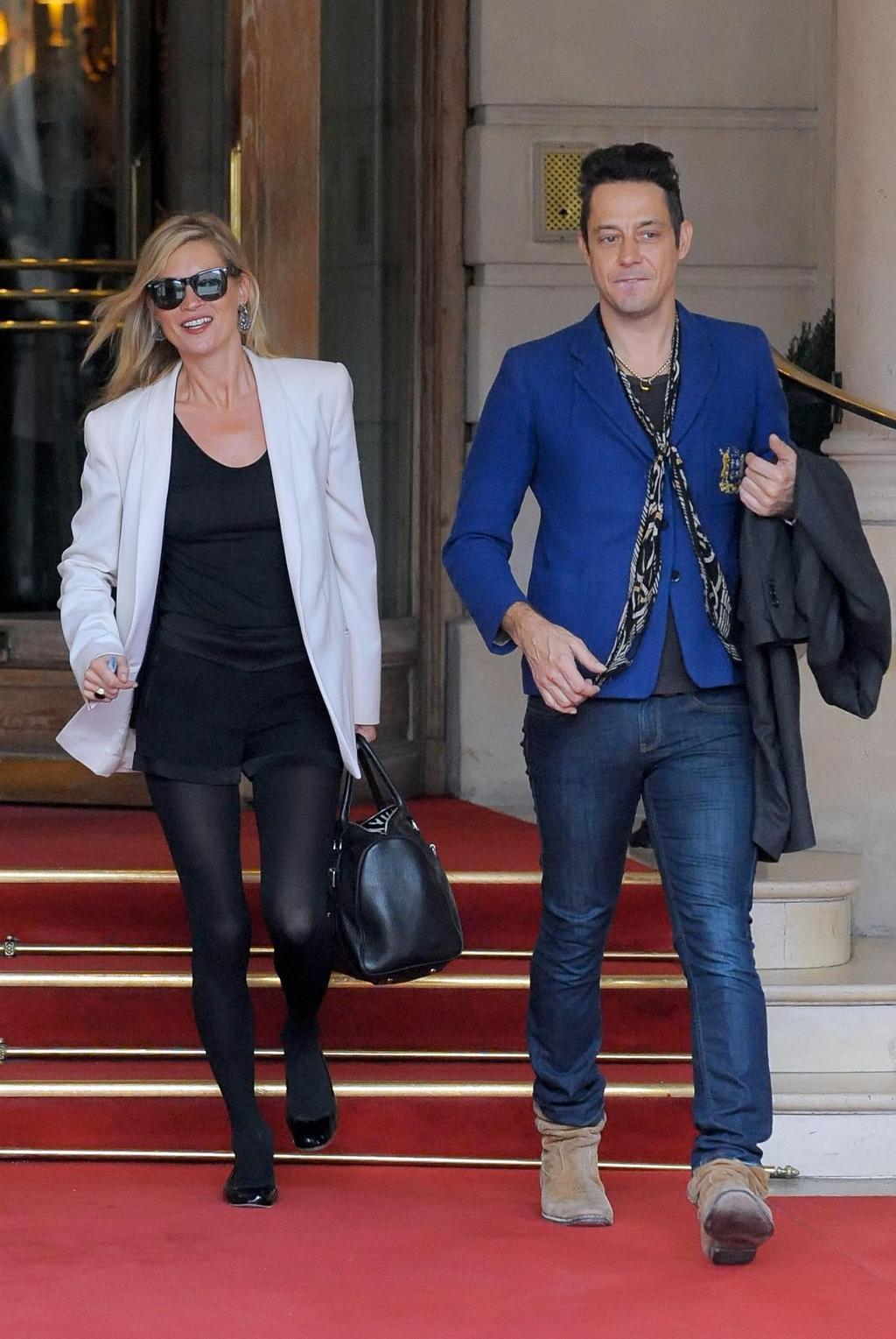 Kate Moss y Jamie Hince, enamorados en París - Cuore