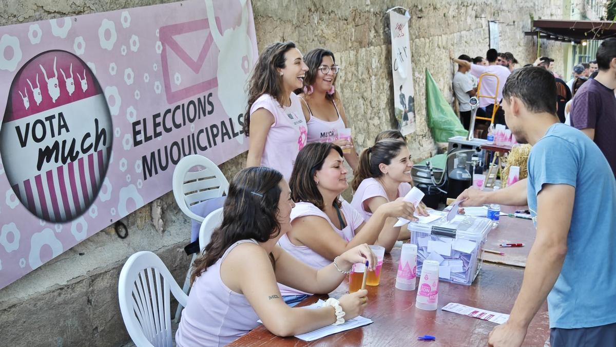 Así ha vivido Sineu la elección de Much y Muca 2023 - Diario de Mallorca