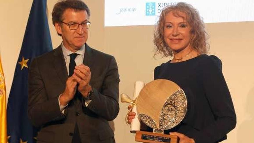 Mabel Loza recibe el premio Josefa Wonenburger Planells 2019