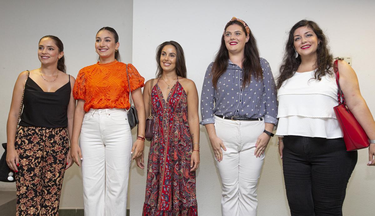 Primera reunión del jurado con las candidatas a Bellea
