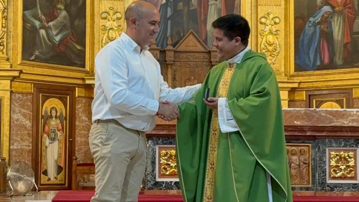 Cálida despedida de Massamagrell a su párroco: "Ha dejado huella"