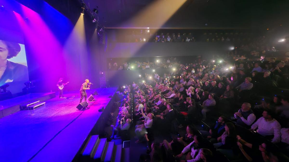València vuelve a los 90 al ritmo de OBK