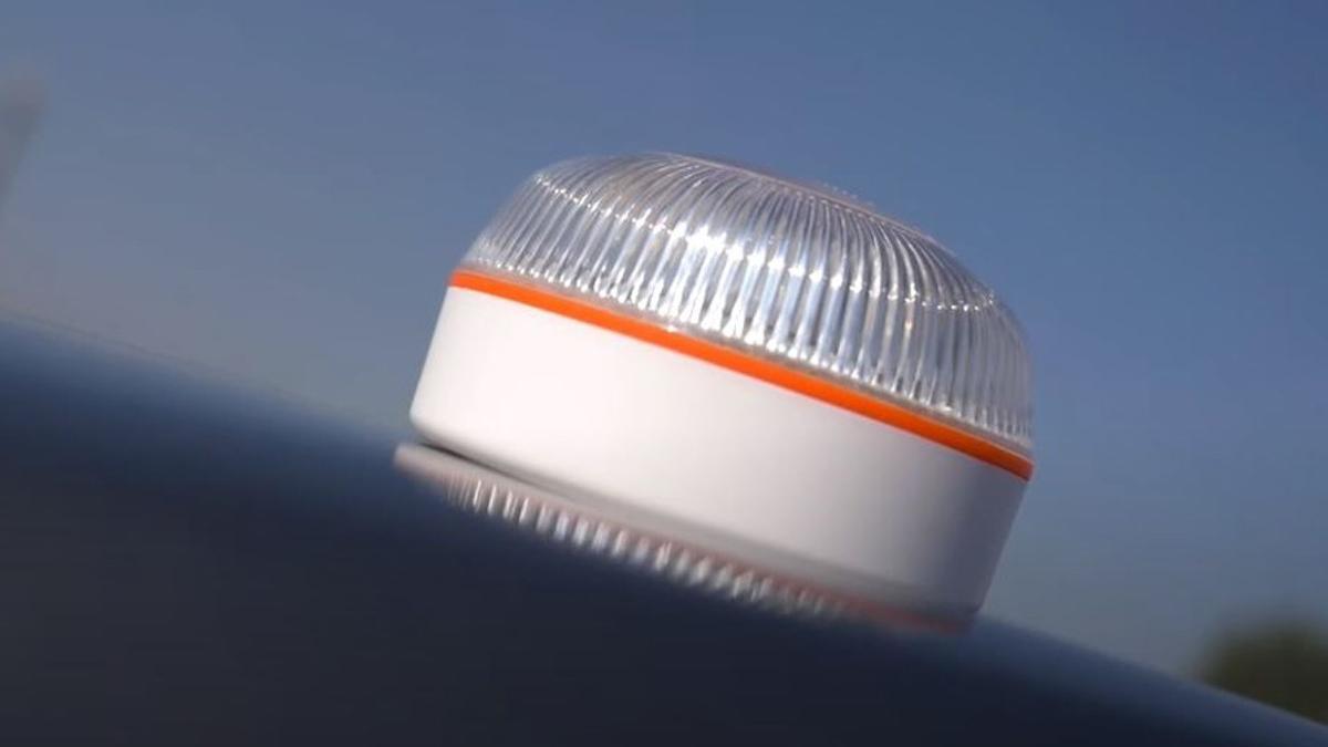 Esta es la diferencia entre la luz V-16 conectada y analógica