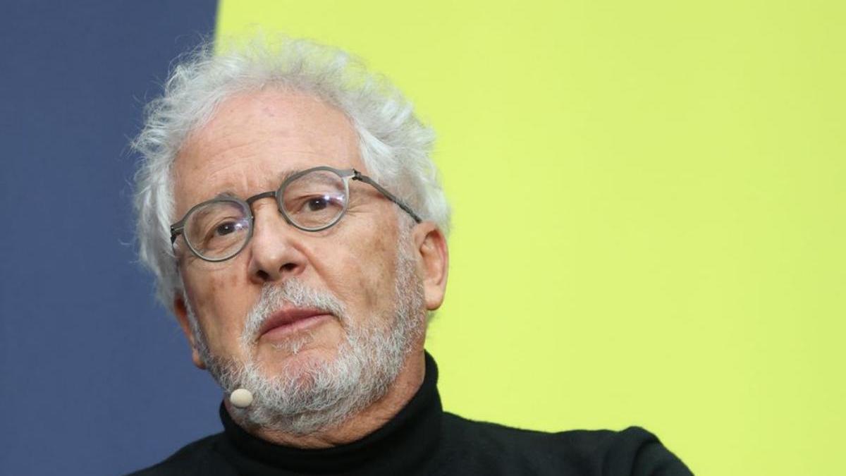 Tertulia en Oviedo con Héctor Abad, autor de títulos clave de la ...