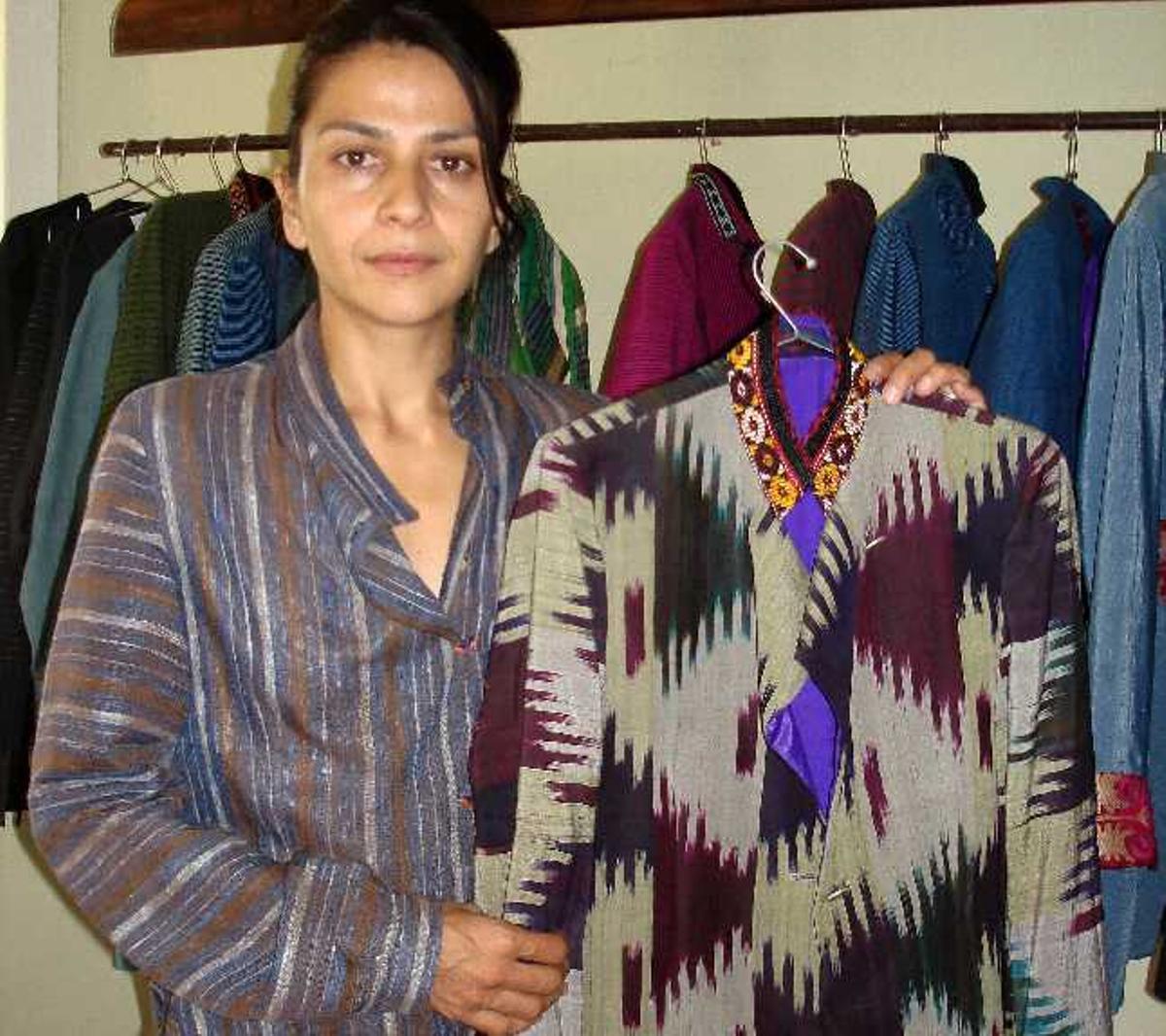Una arquitecta rescata telas tradicionales para llevar a Afganistán a ...