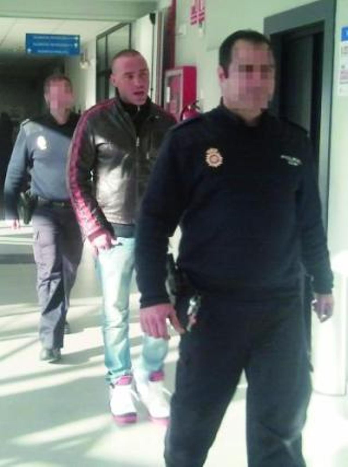 El show de Dinio: bronca, calabozo y a casa