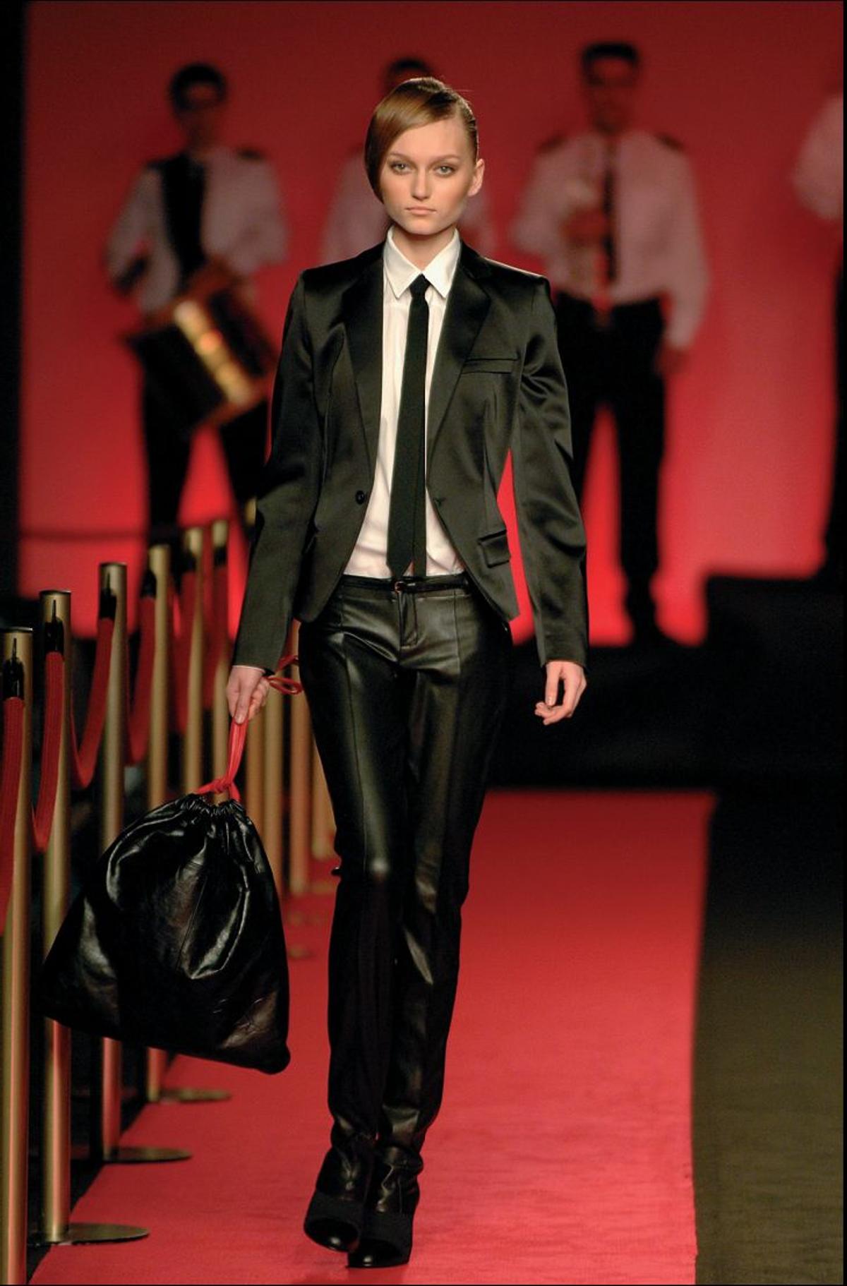 La obra de David Delfin en 46 imágenes - Woman