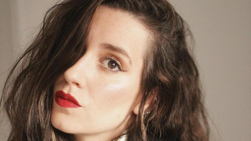 Entrevista con la poetisa Sara Búho: "No hay nada más triste que ...