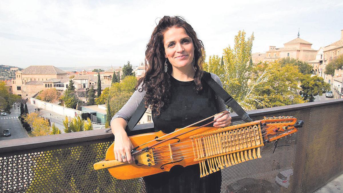 Ana Alcaide: "Me gusta compartir la música desde lo más espontáneo"