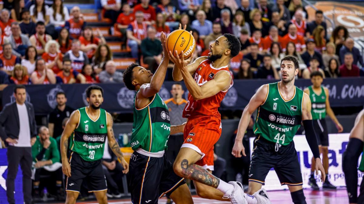 Cameron Hunt cambia Manresa por Badalona y ficha por el Joventut hasta 2027