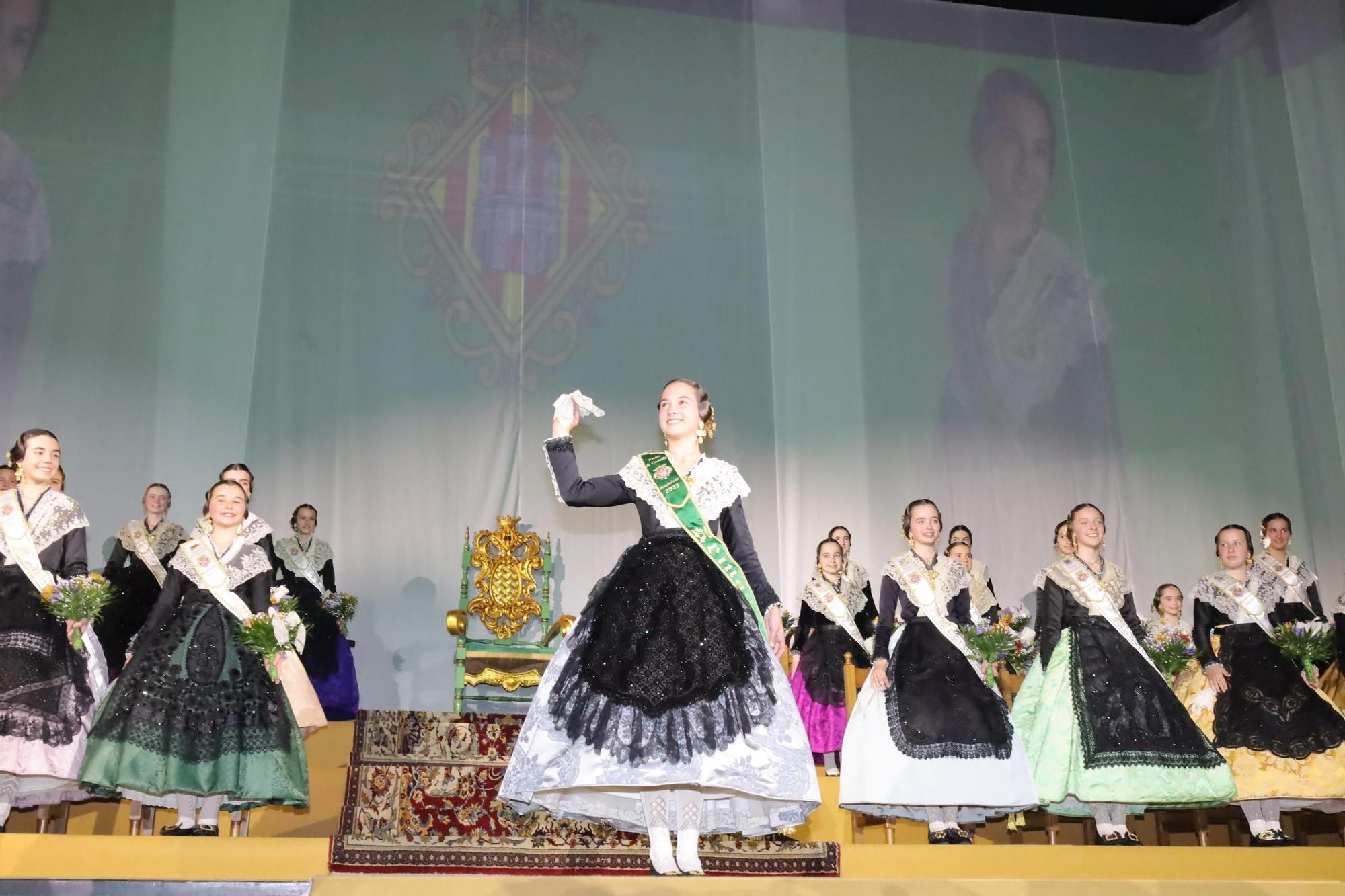Galania a la reina infantil de las fiestas de la Magdalena