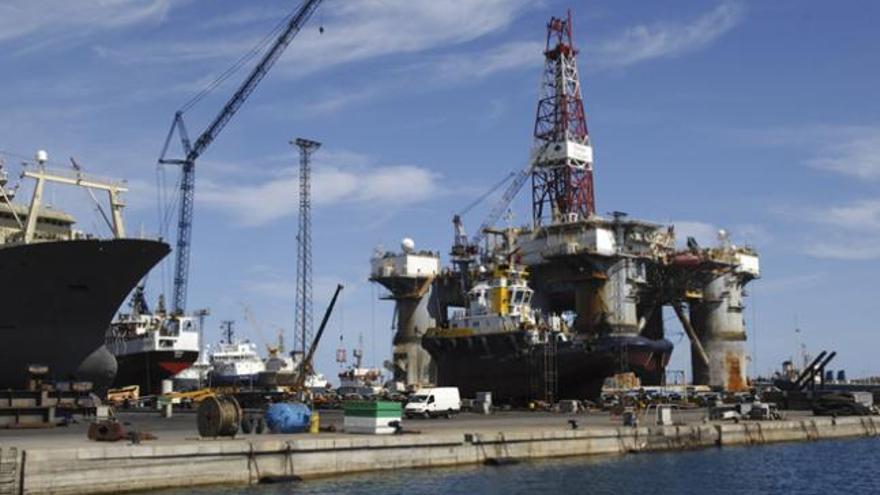 Astican repara la plataforma 'Ocean Valiant', que estará dos meses en ...