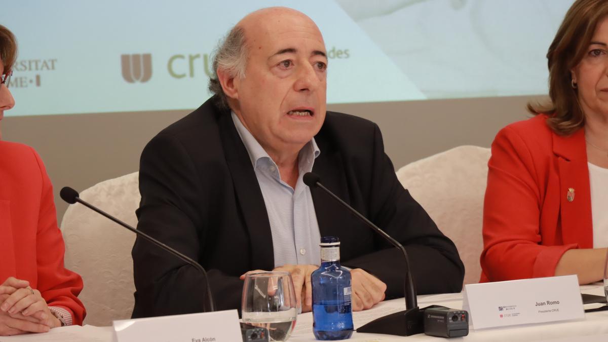 Los expertos avisan: Tener una carrera universitaria ya no es ...