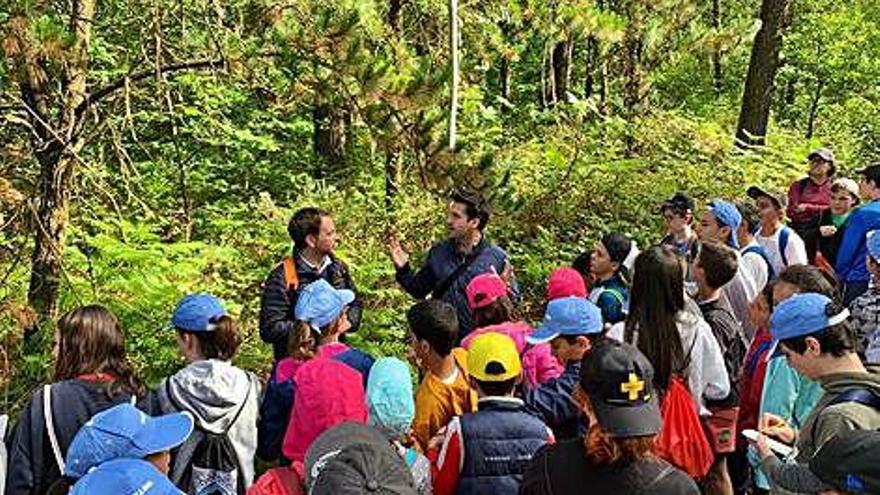 Visita de escolares al monte Xalo