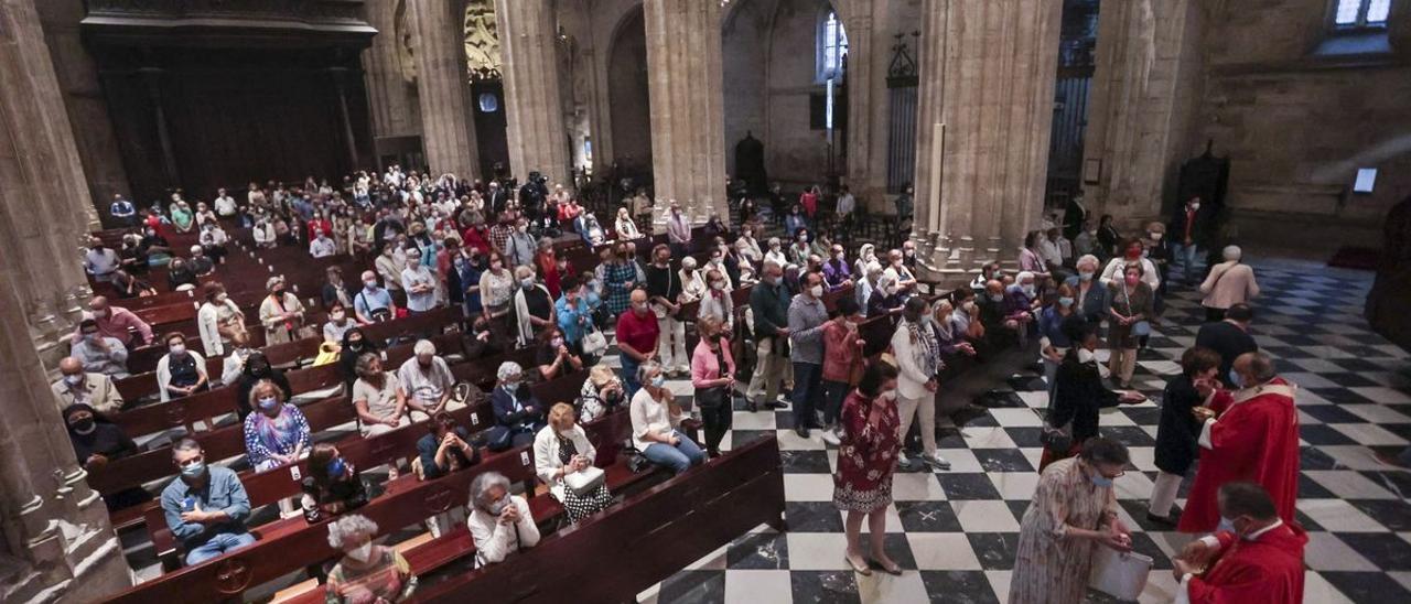 Repicar y estar en misa