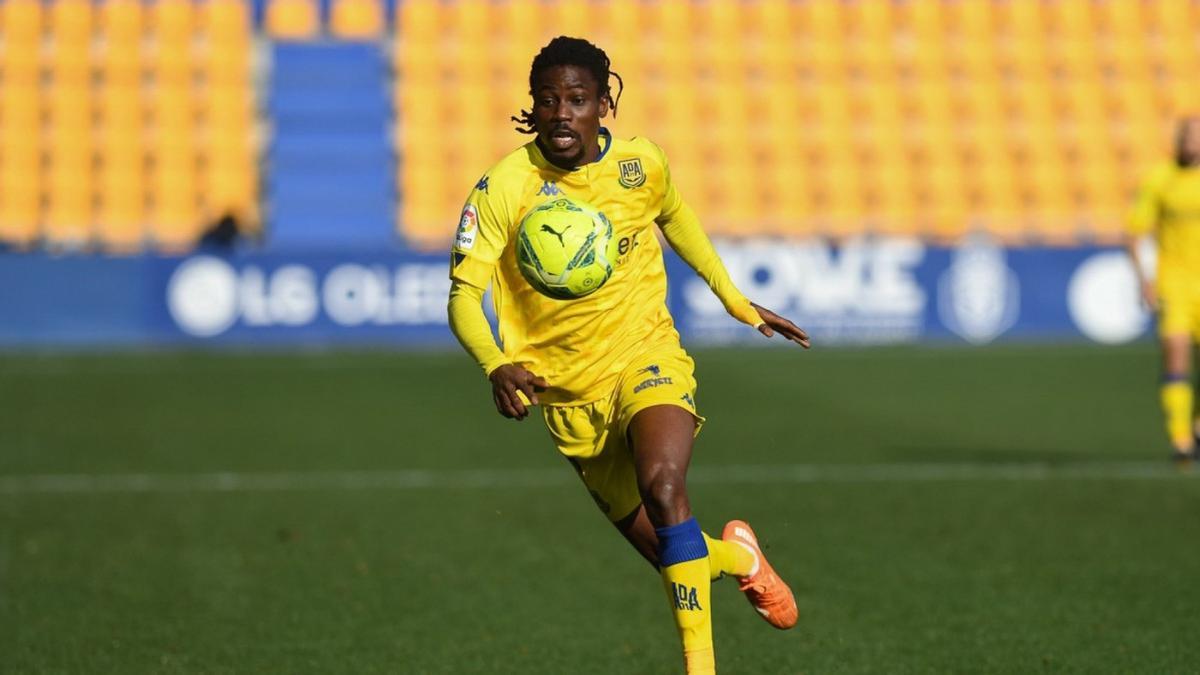 Richard Boateng refuerza el mediocampo del Real Murcia