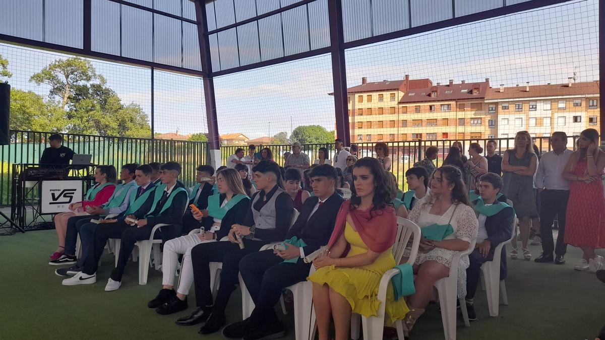 Graduación de Secundaria en el IES de Llanera tras "un curso maravilloso que recordaremos para ...