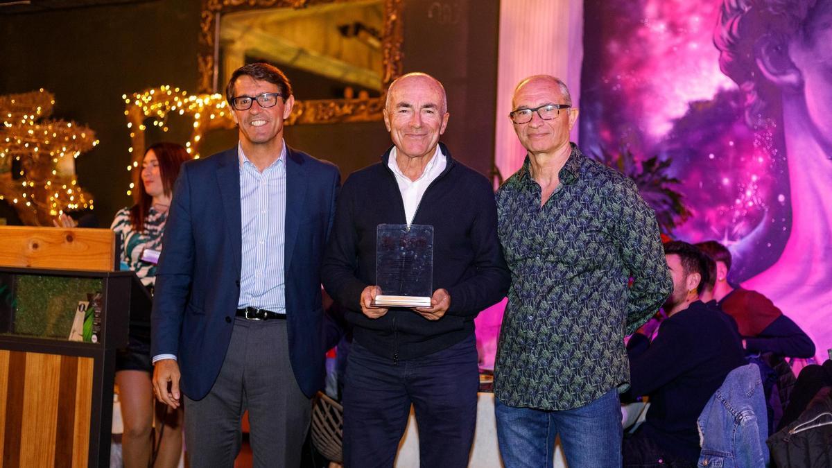 El Club Atletismo Elche Decatlón celebra a lo grande su 40 aniversario ...