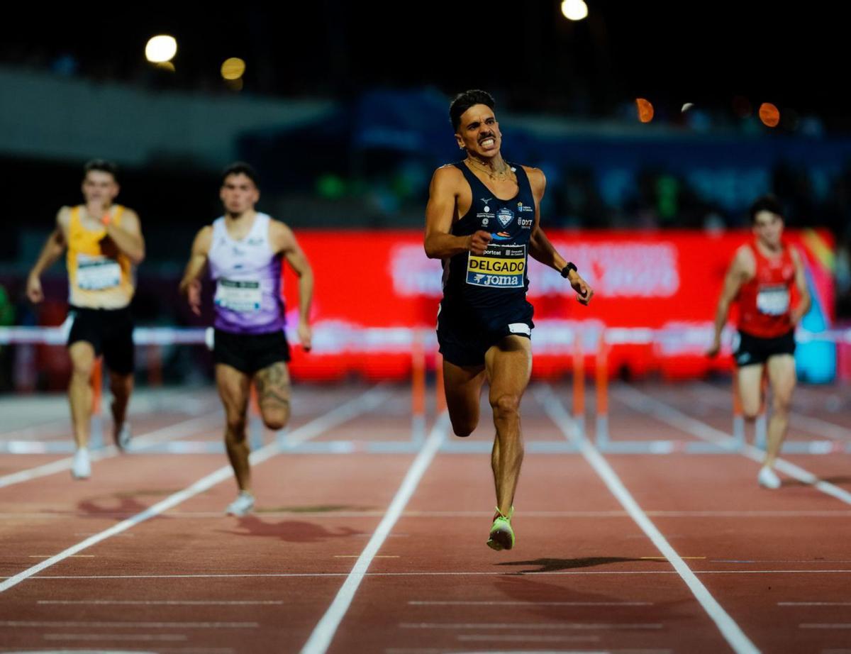 DEPORTE CANARIAS | Un intratable David Delgado ya es leyenda nacional