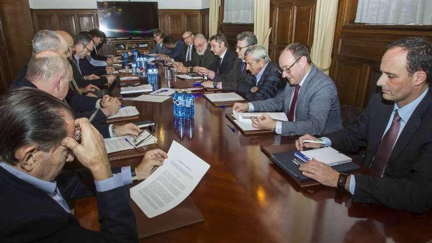 El Puerto de Vigo lanza un órdago al Gobierno: reclama el control del ...