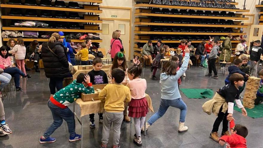 Tarde de juegos infantiles en Versalles - La Nueva España