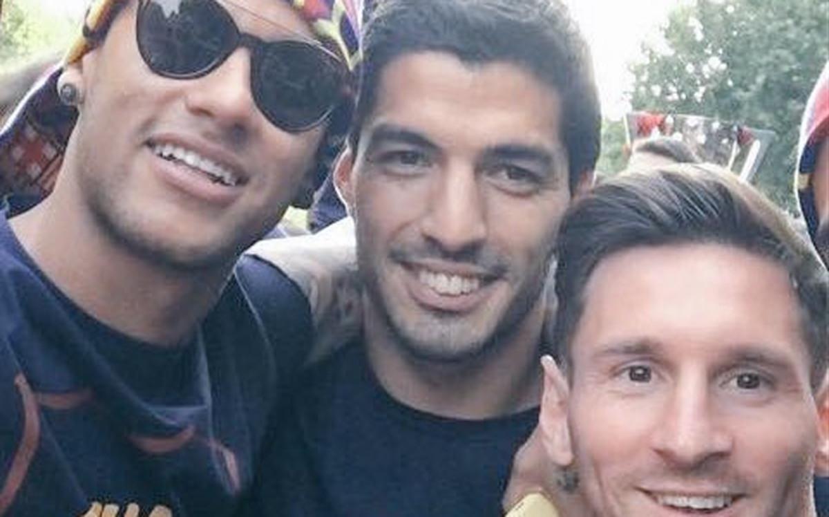 La MSN celebra su segundo título consecutivo con el Barcelona