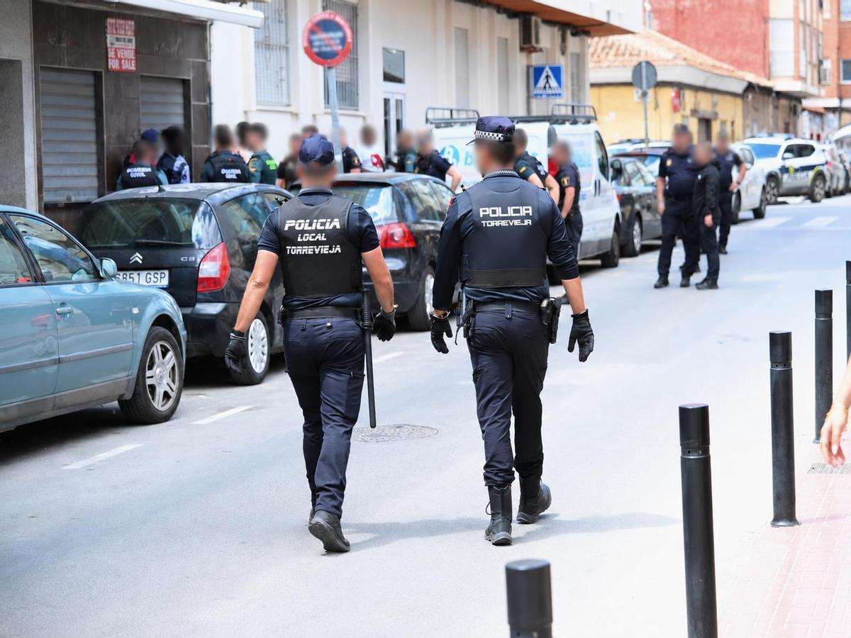 Espectacular despliegue conjunto de la Policía Local y la Usecic de la ...