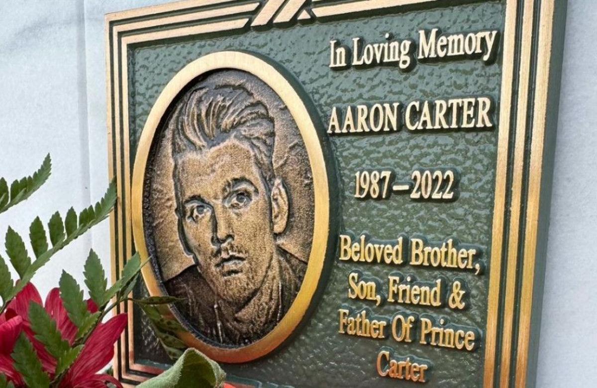 AARON CARTER | El homenaje a Aaron Carter en el cementerio de Forest Lawn