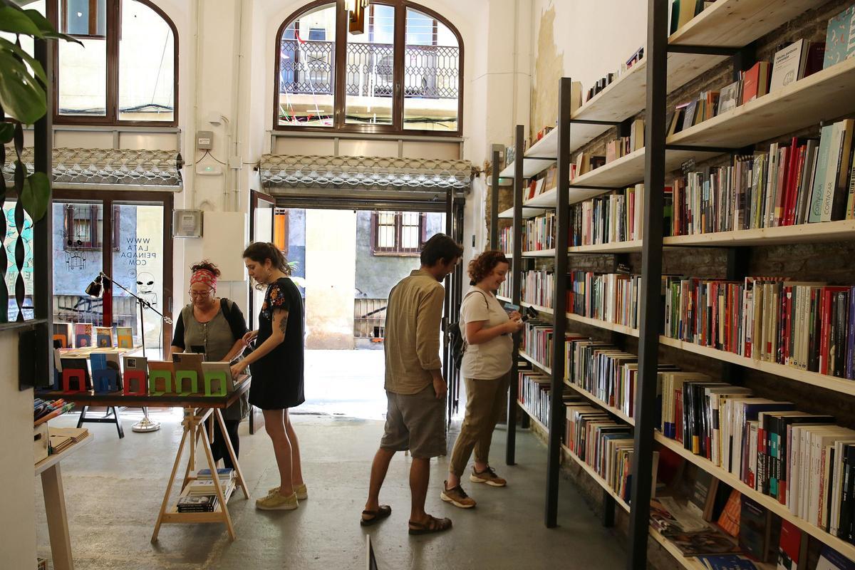 Cinco librerías especiales para visitar en Sant Jordi... y cualquier ... Cinco librerías especiales para visitar en Sant Jordi... y cualquier ...
