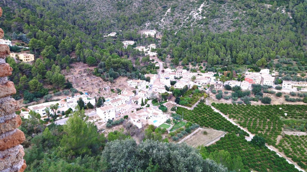 Forna, el pueblo bajo el castillo por el que pasan más bicis que coches ...