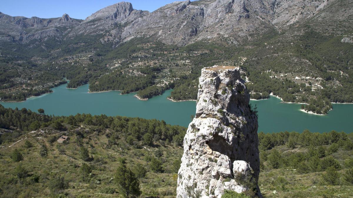 RUTAS VALENCIANAS: El Castell de Guadalest: entre castillos y embalse