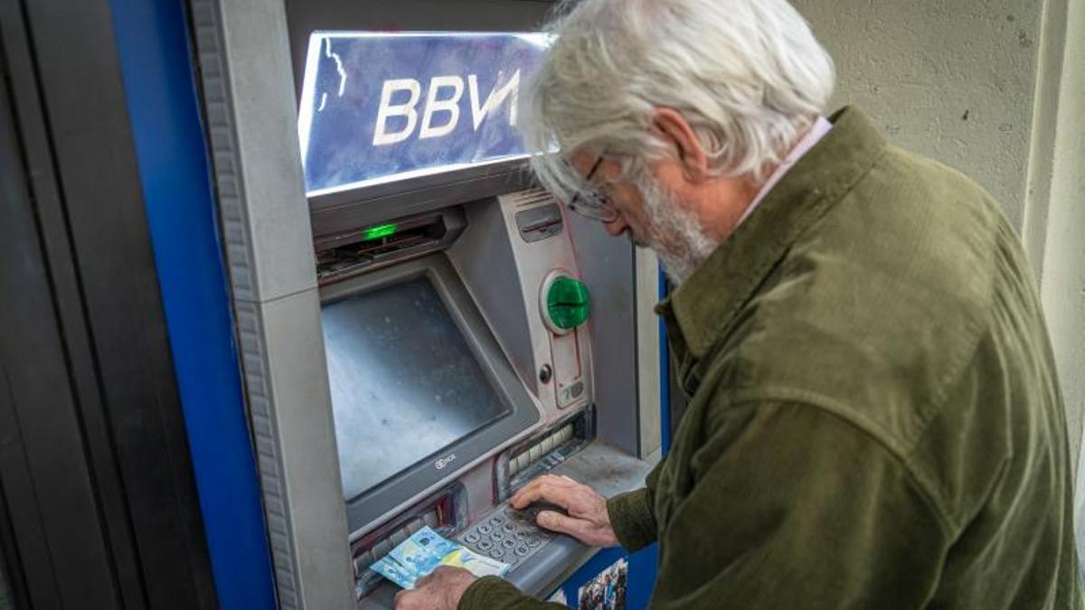 Esta es la cantidad límite para pagar en efectivo, según la Agencia ...