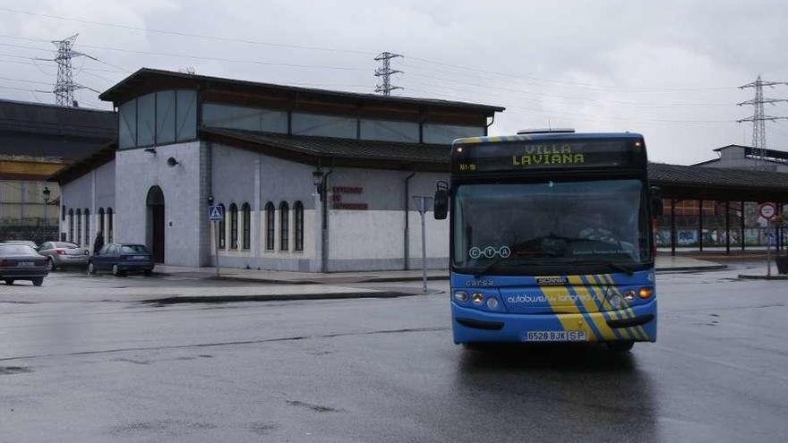 Laviana y San Martín piden al Consorcio "implicación" con la línea de ...